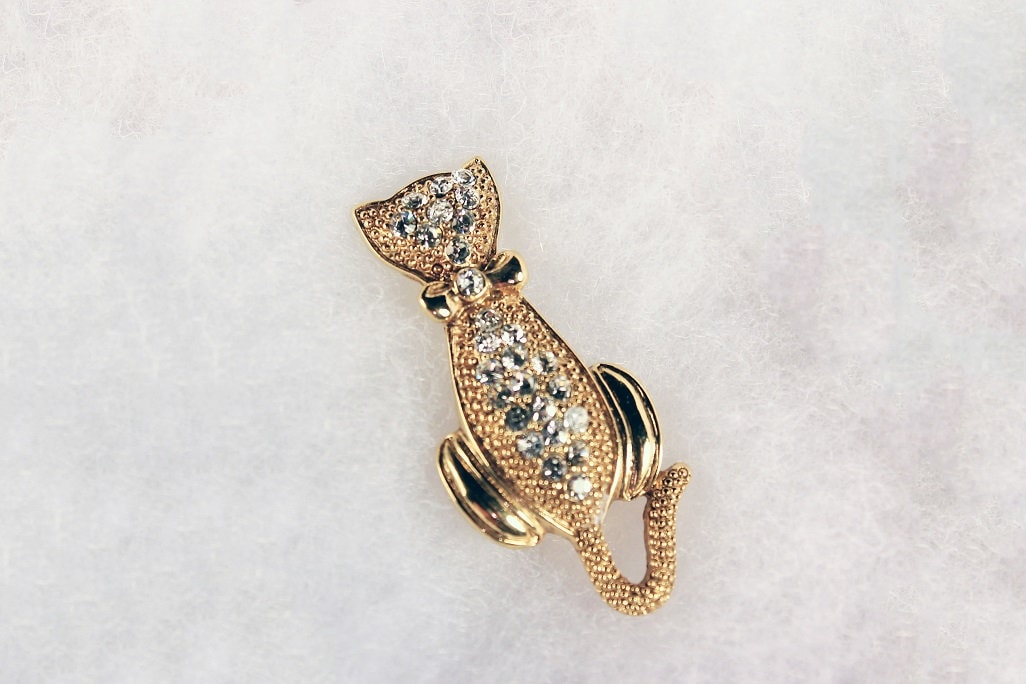 Cat Rhinestone Brooch, Clear Rhinestones, Gold Tone, Locking C Clasp ...