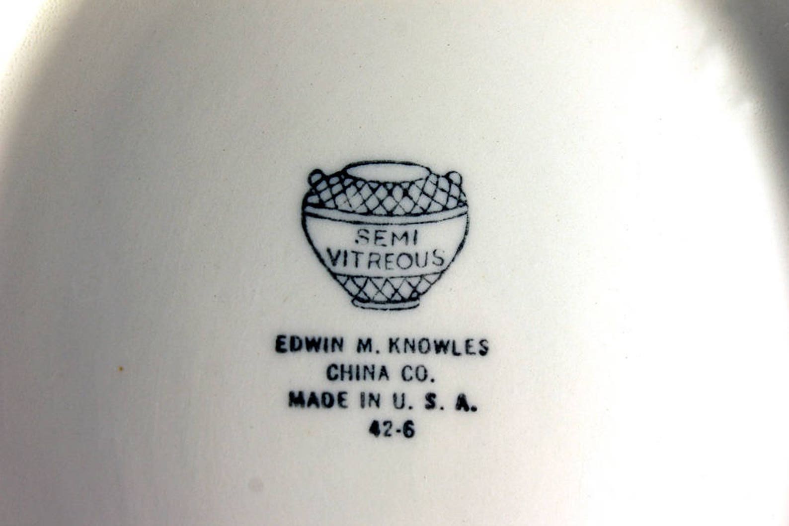 Covered Vegetable Bowl, Edwin Knowles, Winslow Pattern, Semi-vitreous ...