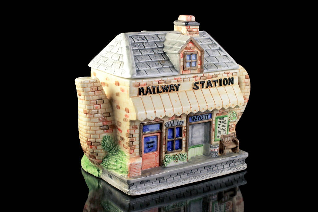 Decorative Teapot, Western House Gifts, Railway Station, Annie Rowe, 4 ...