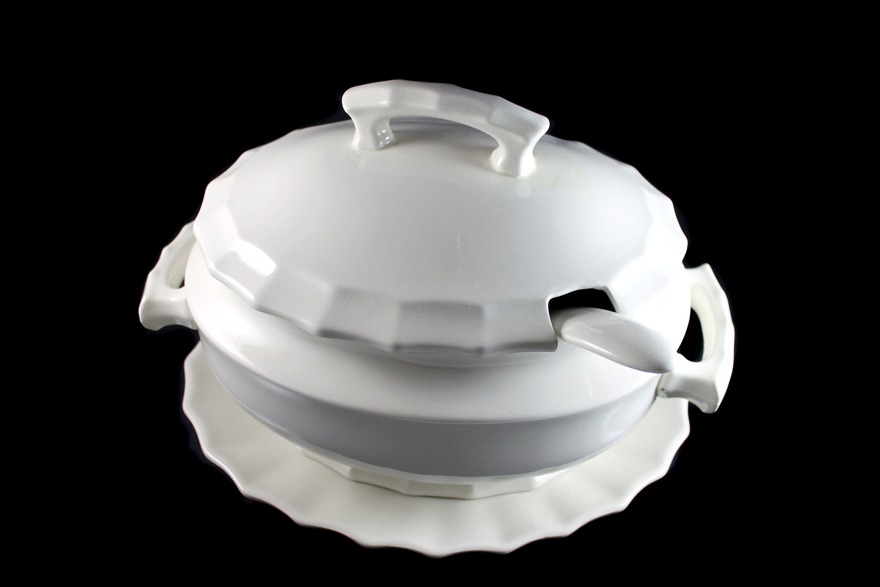 Oval Soup Tureen, California Pottery, 5 Quart, Cream Color, Ladle and ...