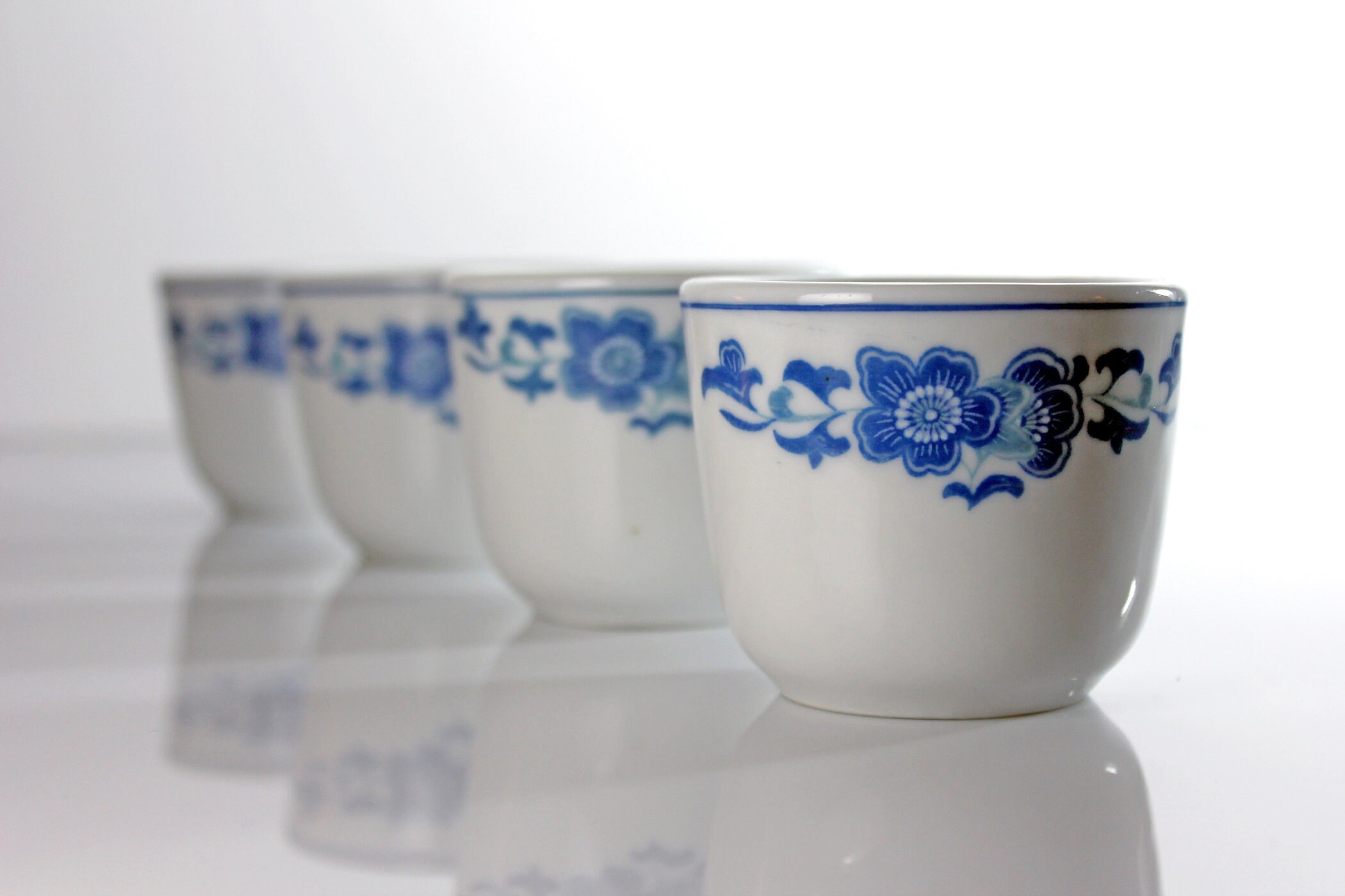 Sake or Tea Cups, Guoguang, China Star, Floral Pattern, Blue and White ...