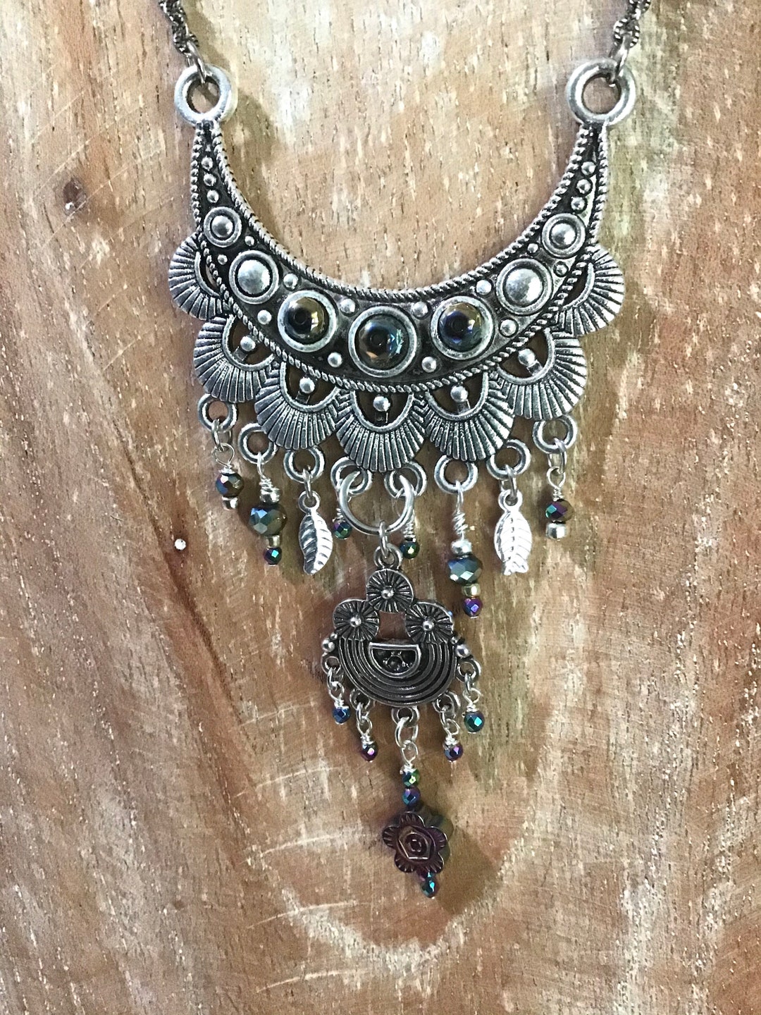 Zola pendant on metal chain with added beads - Etsy.de