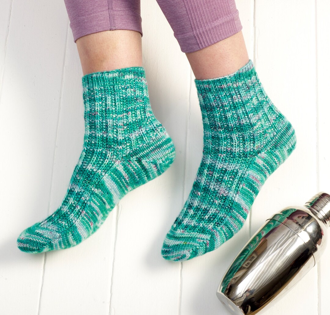 Knitting PATTERN - Blue Hawaiian Socks - Etsy