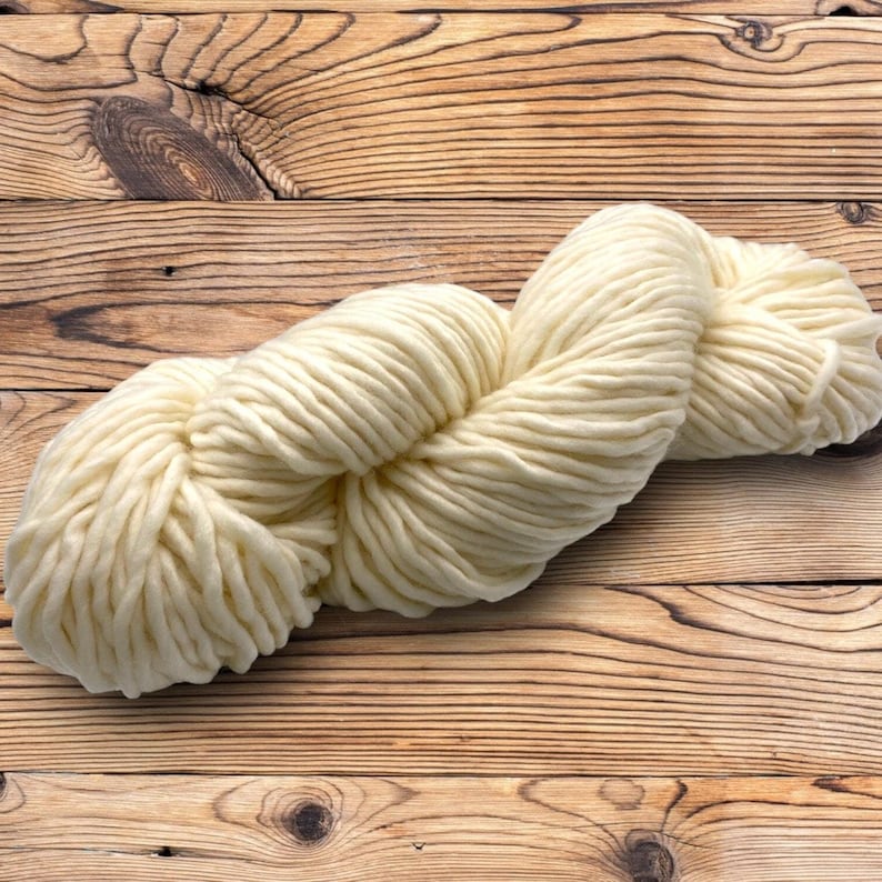 Undyed Yarn Superwash Merino Light Chunky Single - 1kg (10 X 100g Hanks ...