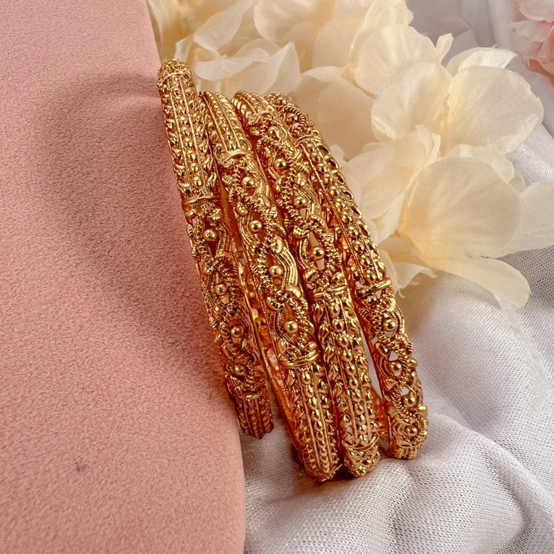 Set of 4 Matt Gold Bangles - Etsy