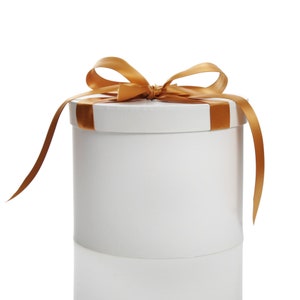 Personalised White Round Gift Box With Gold Ribbon Bow - Etsy