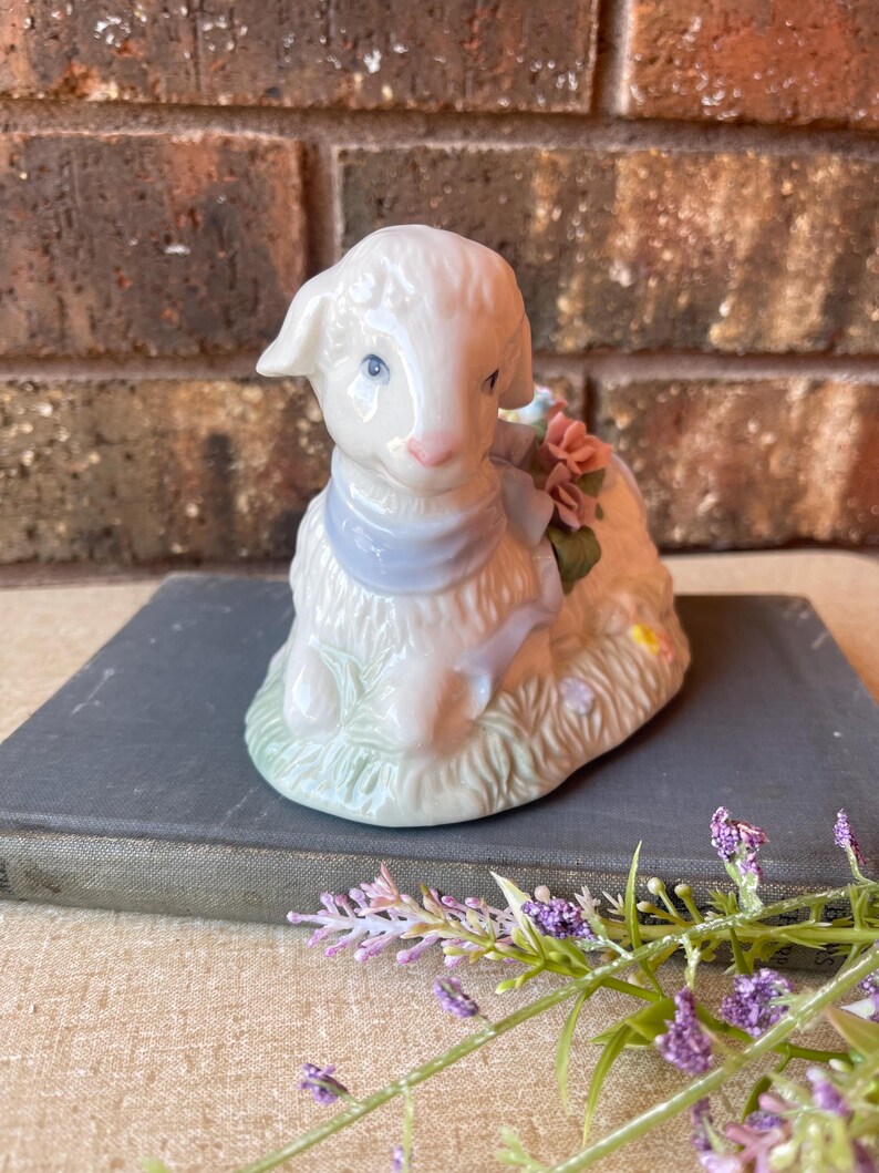 Vintage Heritage House Porcelain Lamb Sheep “fluffy” Figurine Music Box ...