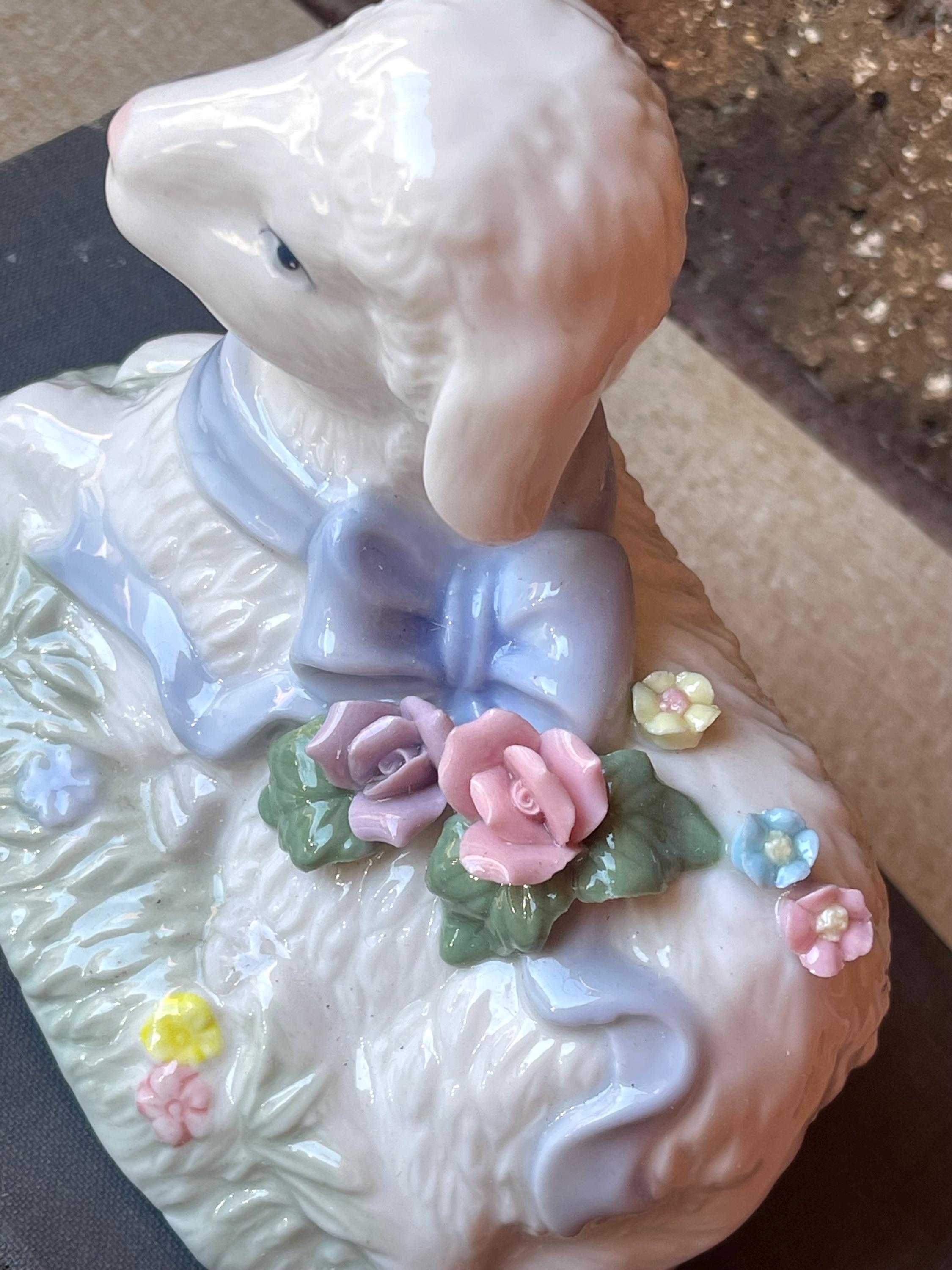 Vintage Heritage House Porcelain Lamb Sheep “fluffy” Figurine Music Box ...