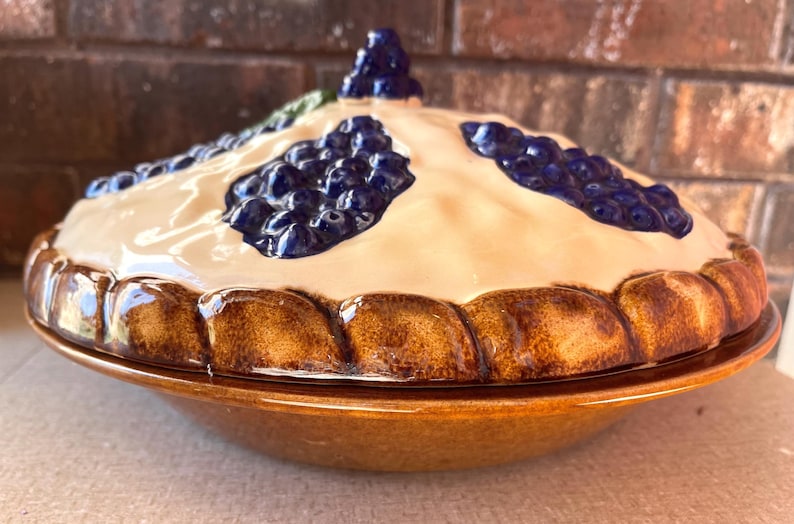 Vintage Hand Painted Ceramic Blueberry Pie Dish Keeper Plate With Lid ...