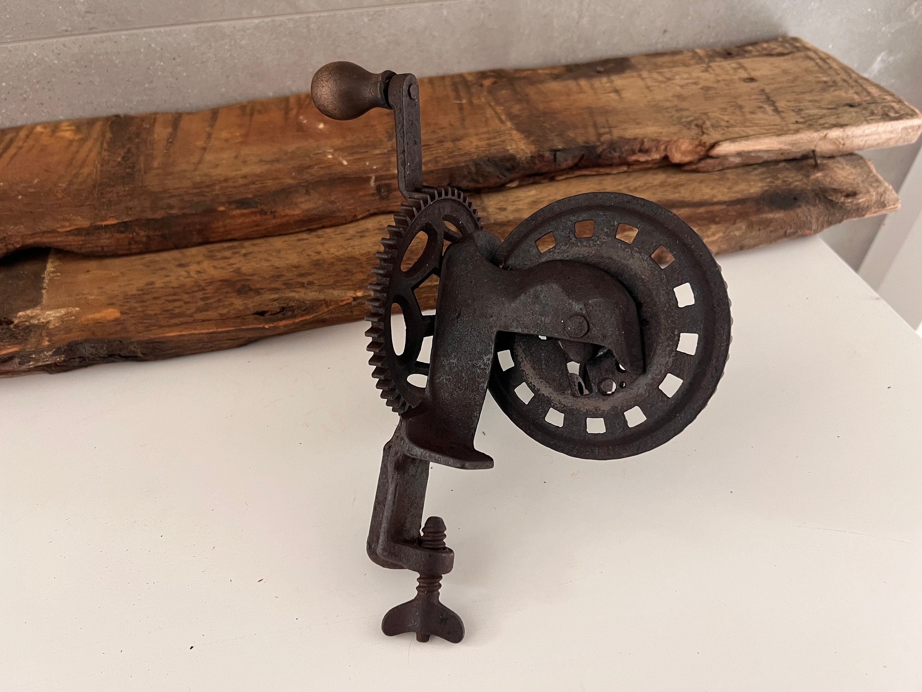 Vintage Late 1800s APPLE PEELER Antique Apple Parer Cast Iron Kitchen Gizmo Antique Kitchen Tool Collectible Farmhouse Rustic Decor Etsy UK