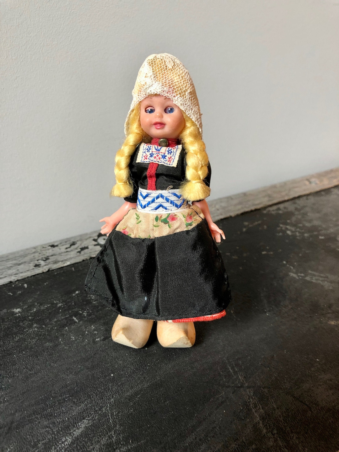 Vintage DUTCH SOUVENIR DOLL, Holland Doll in Traditional Dutch Clothing ...