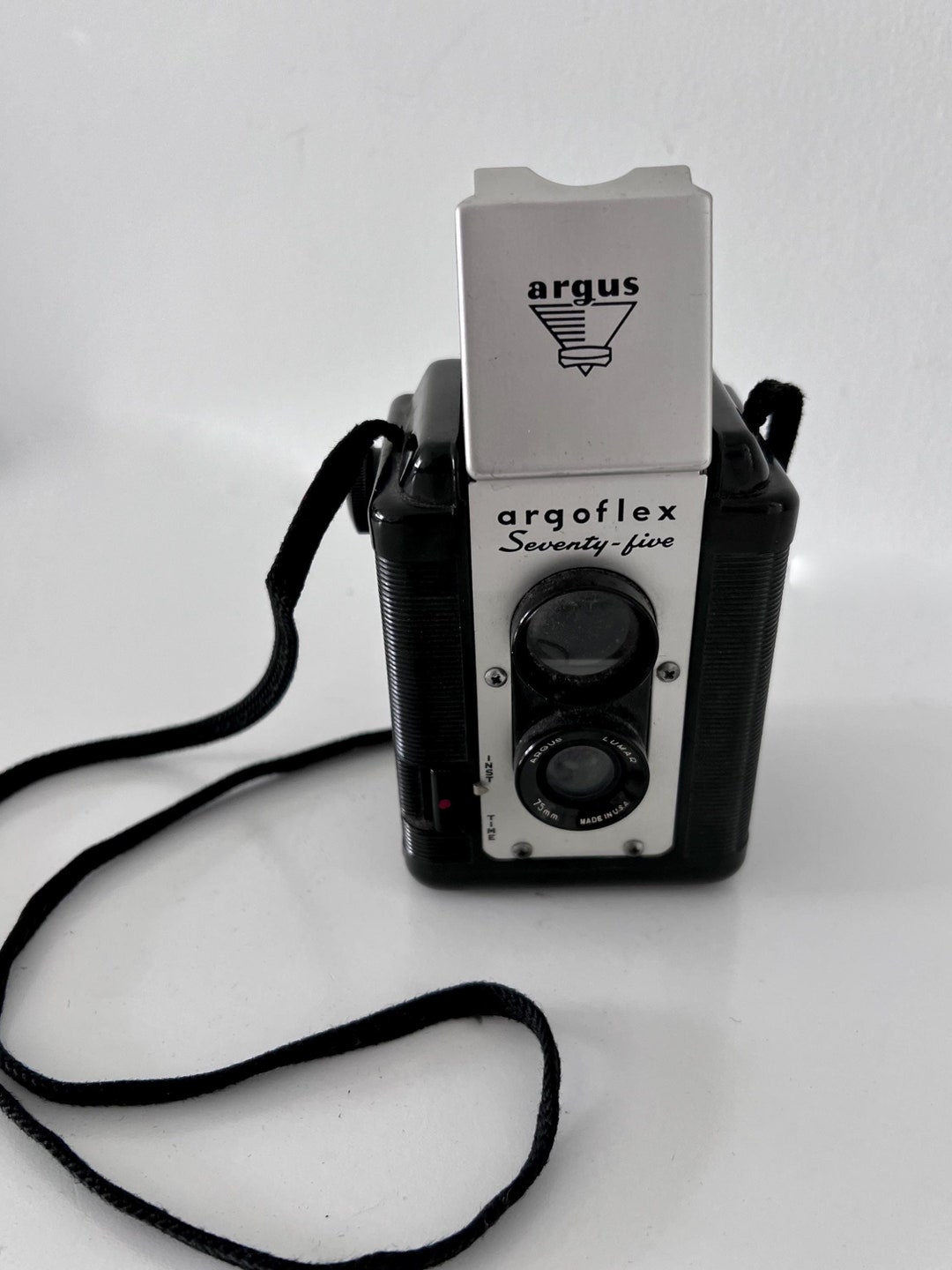 Vintage ARGUS ARGOFLEX 75 Camera: TLR Medium Format, With Leather Case ...