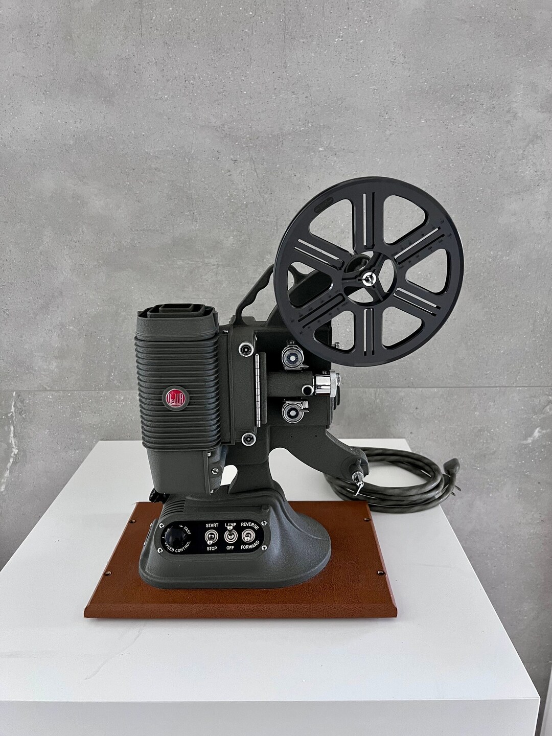 Vintage Dejur 8mm PROJECTOR, Model 750 Home Movie Cast Iron Projector W ...