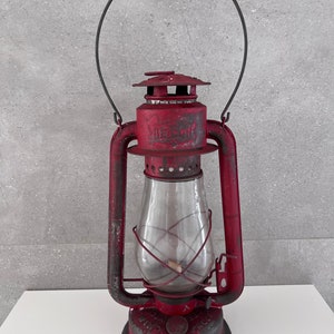 Vintage RED BEACON LANTERN, Rusted Weathered G.S.W. Quality Kerosene ...