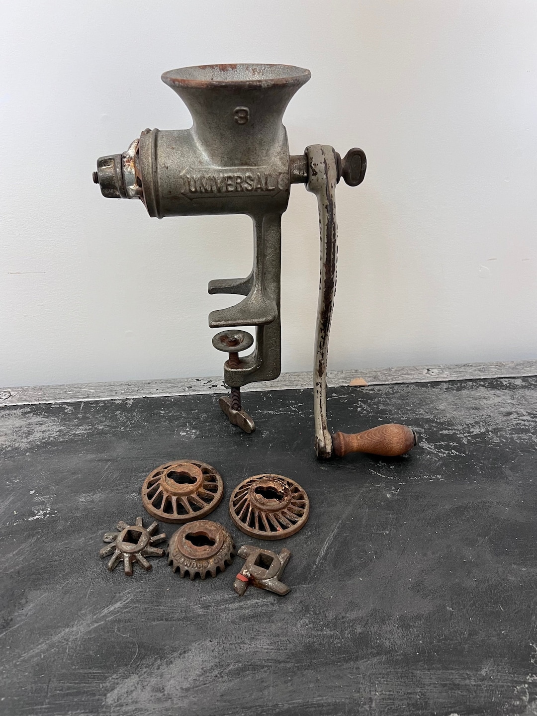 Vintage UNIVERSAL FOOD CHOPPER Grinder Mincer W/ Accessory Cutters, L.F ...