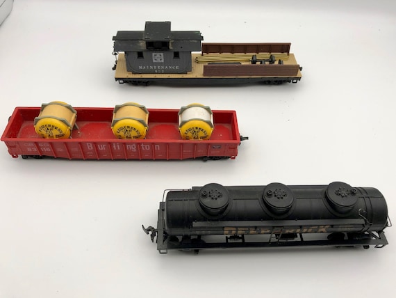 N Scale Model Train Cars