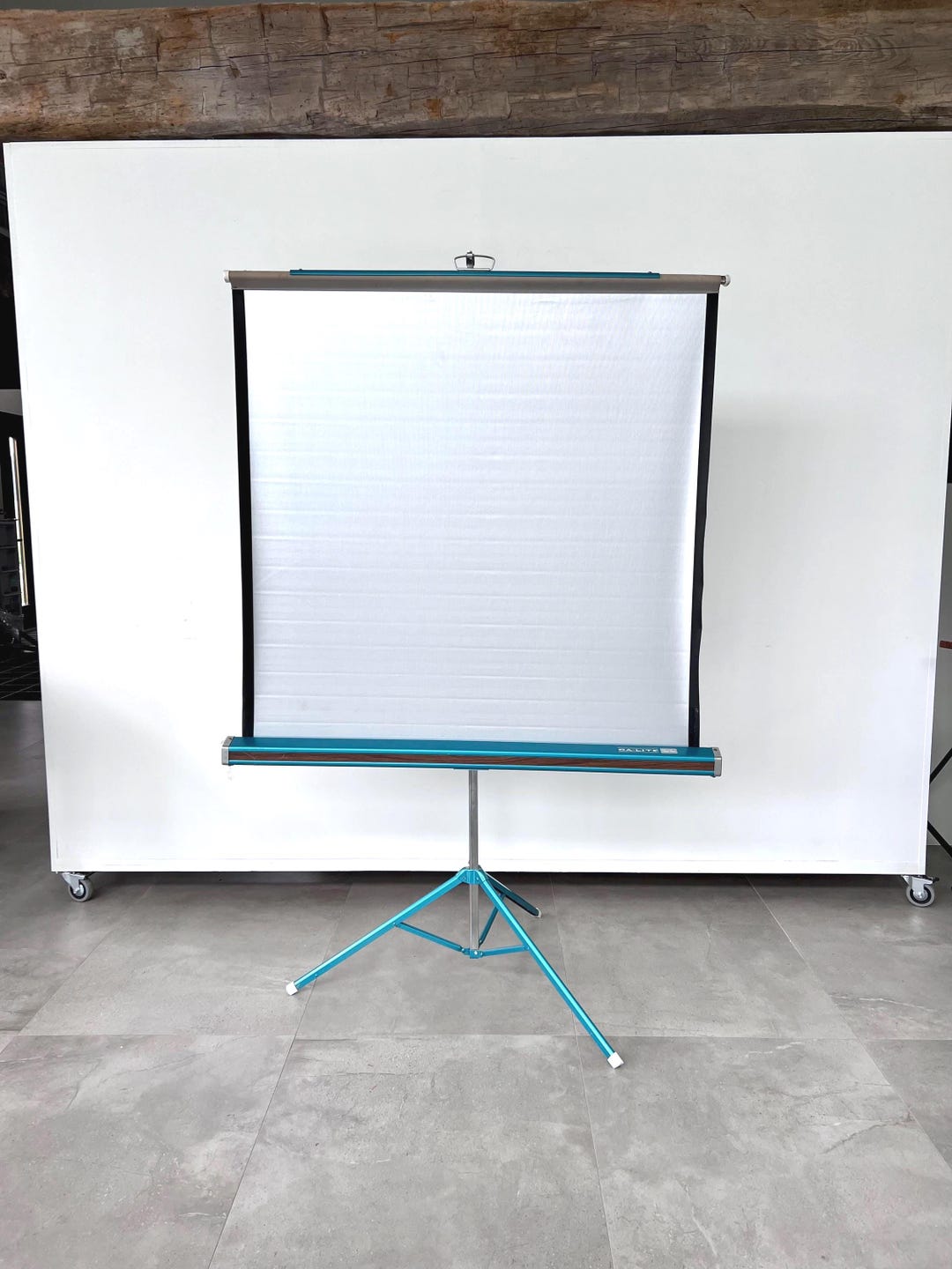 MIDCENTURY PROJECTOR SCREEN, 1960s-70s Da-lite Silver Pacer Home Movie ...