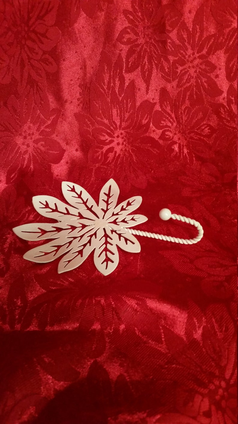 Winter White Leaf Hook - Etsy