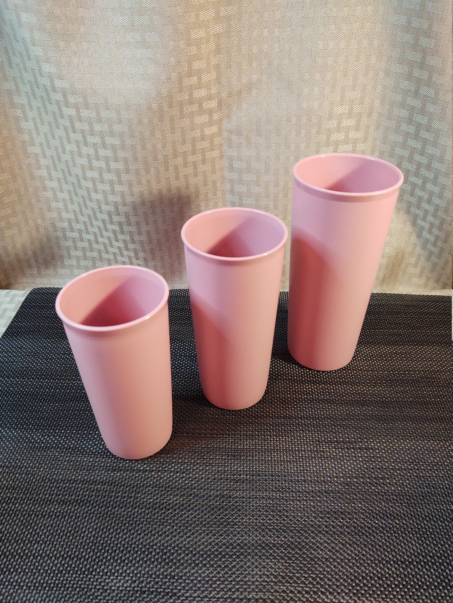 Tupperware Tumblers 2 Large 2 Medium & 2 Small - Etsy