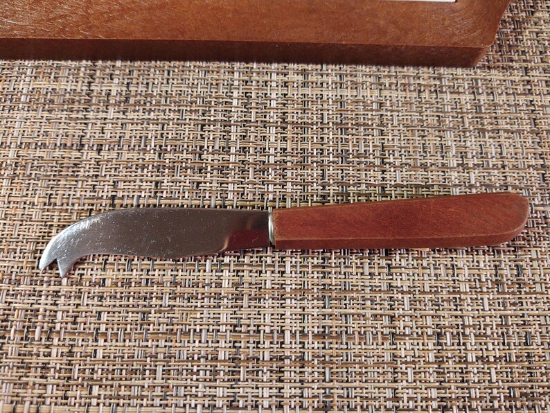 Armbee Wood & Tile Cheese Board - Etsy