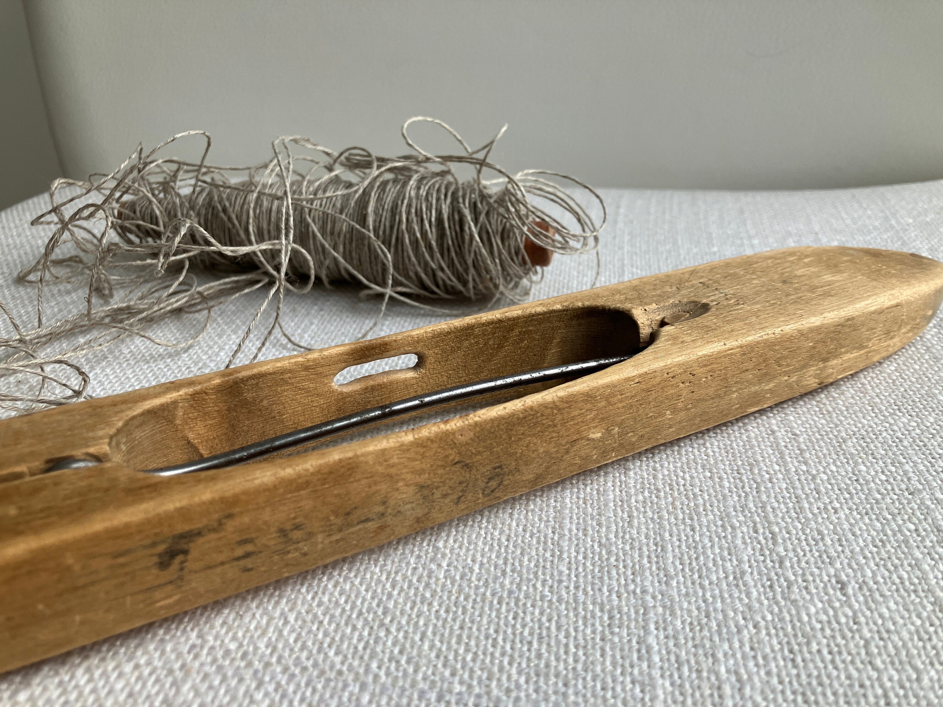 Vintage Wooden Weaving Shuttle With Rollers, Textile Boat Shuttles ...