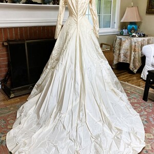 Henri Bendel Original 1952 Wedding Dress and Veil Ivory Silk Taffeta ...