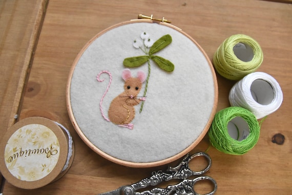 Applique Mistletoe Mouse Winter Sewing Pattern the Wishing | Etsy