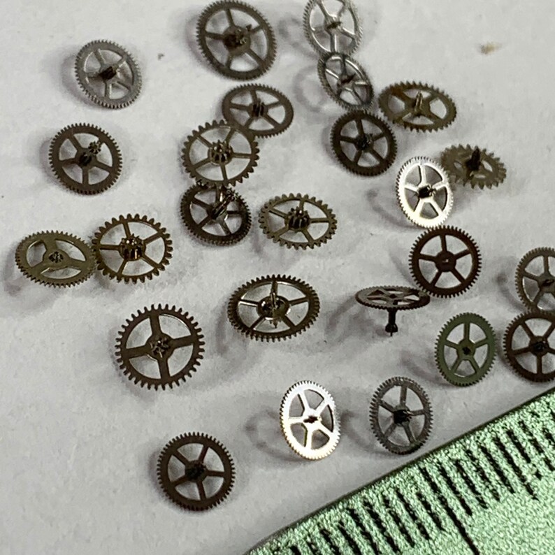 25 Tiny Silver Watch Wheels Altered Art Part Gear Steampunk | Etsy