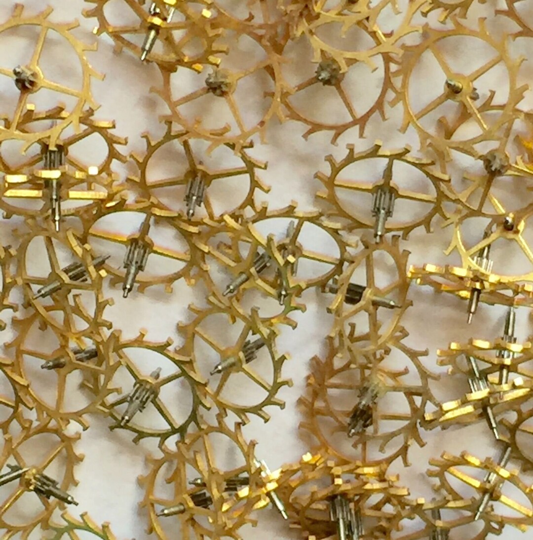 100 Gold Escape Wheels 8.6mm Watch Parts Steampunk Gears Altered Art ...