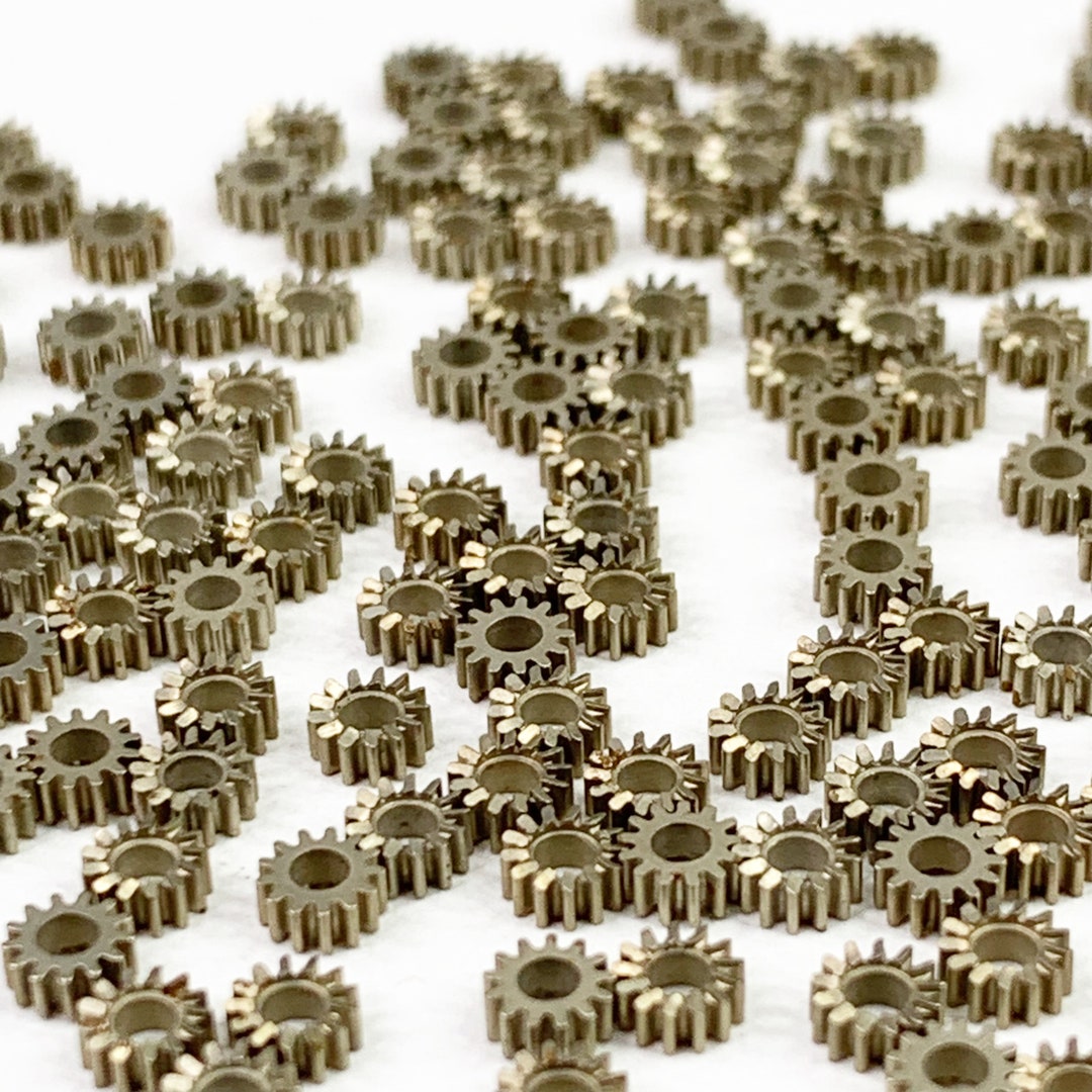 25 Unique Watch Gears 3.5mm Silver Parts Steampunk Lot Altered Art ...