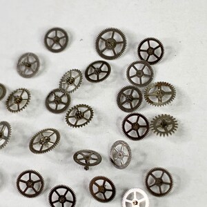 25 Tiny Silver Watch Wheels Altered Art Part Gear Steampunk Watchmakers ...
