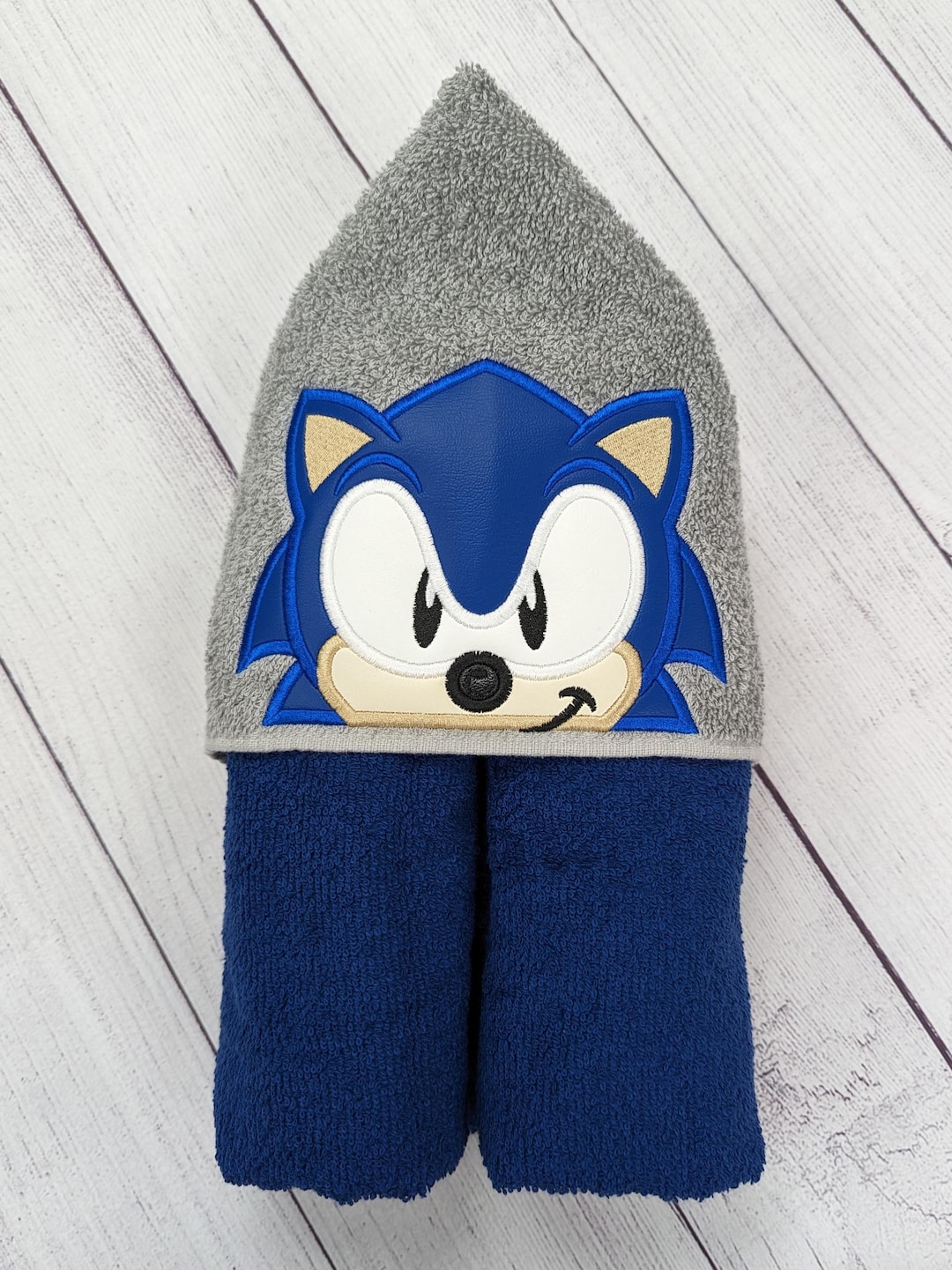 Embroidered Sonic the Hedgehog Hooded Towel: Kid's Bath, Beach, Pool ...