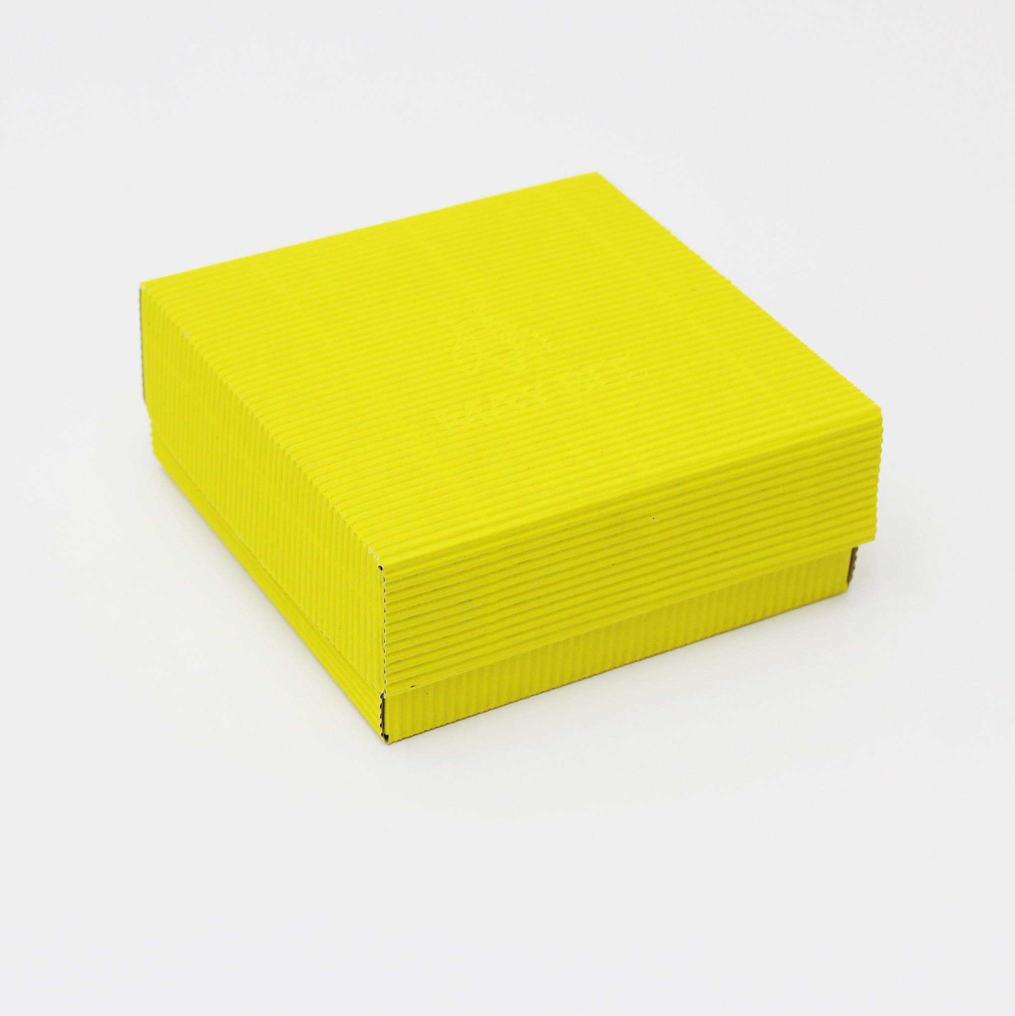 100 Pcs Small Square Boxes With Lid, Box of Designer Wavy Cardboard ...