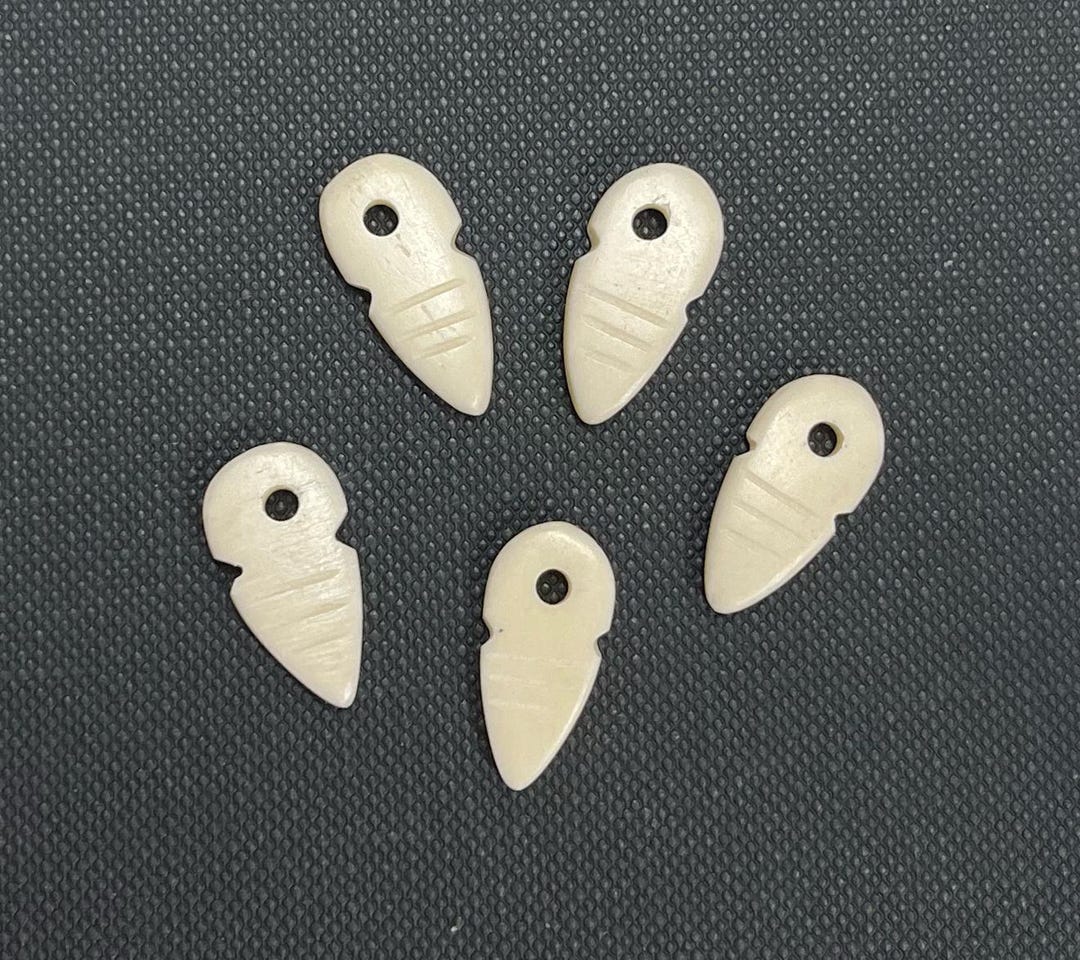Mini Arrowhead Charms, Small Bone Charms-8pc - Etsy