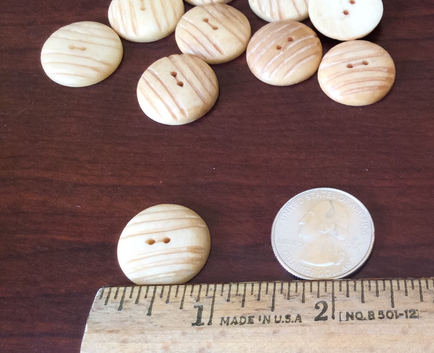 12 Round Carved Antique Bone 20mm - Etsy