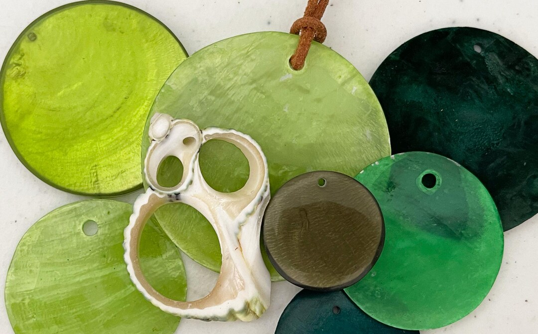 8PC Green Shell Pendants - Etsy