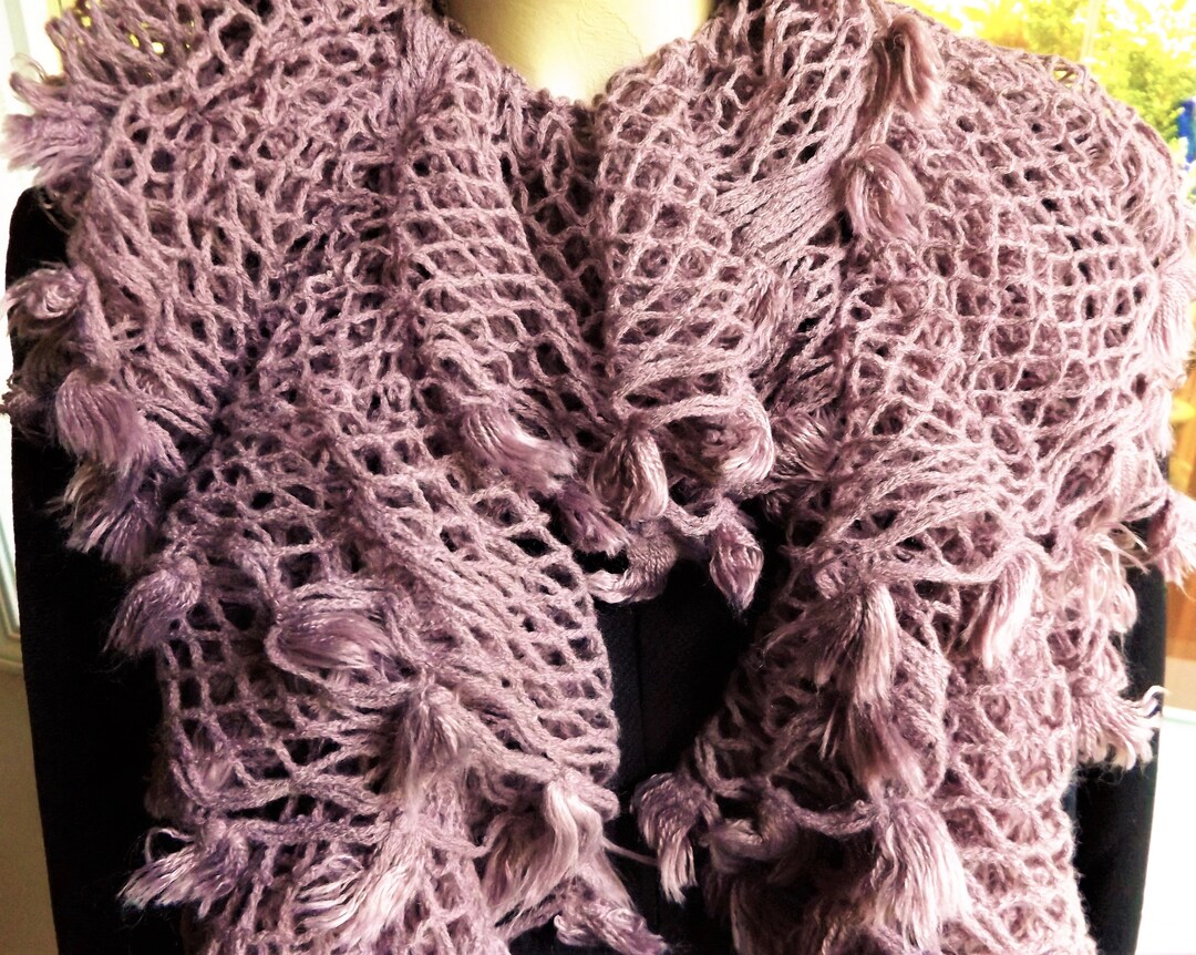 Lovely Lavender Boa Scarf with Ruffles and Tassels - Etsy Italia