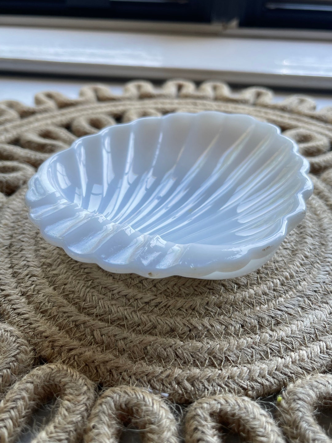 Vintage Clam Shell White Milk Glass Scalloped Seashell Shaped Jewelry ...
