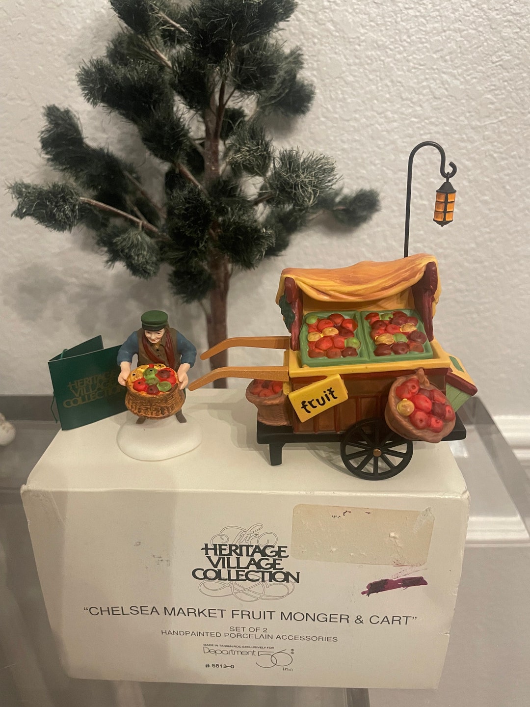 Dept 56 Heritage Village Collection Chelsea Market Fruit Monger & Cart ...