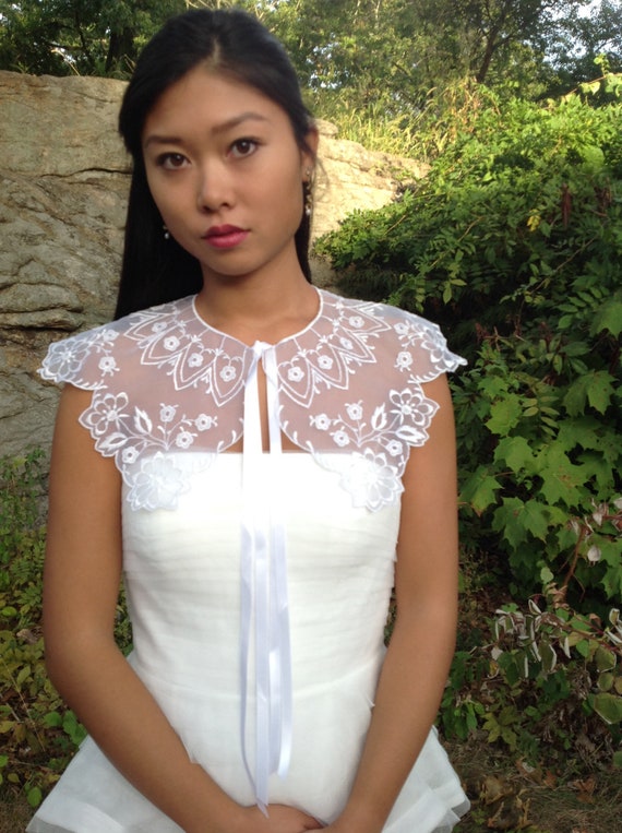 Vintage Lace Collar, Portrait Collar. White Embroider… - Gem