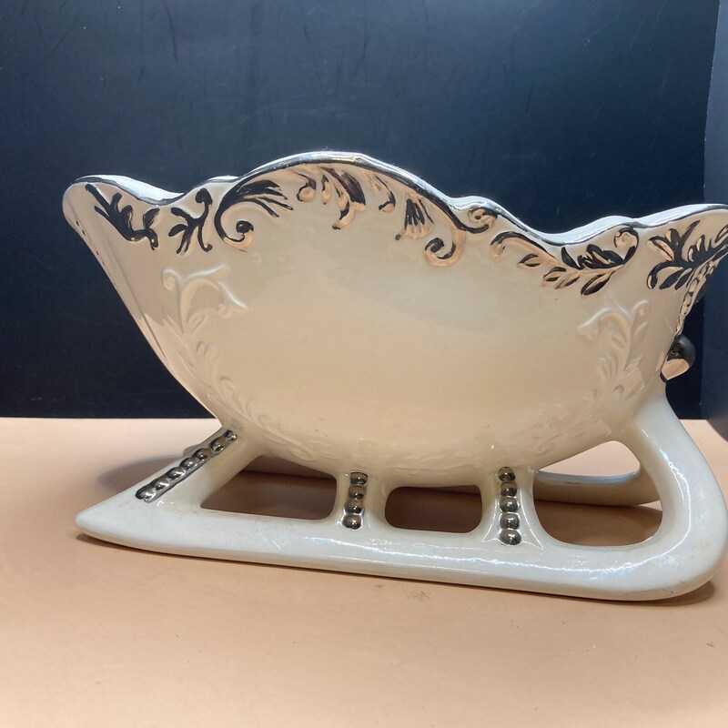 Sleigh Planter - Etsy