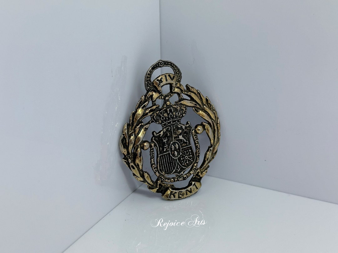 Vintage Kent XIV Coat of Arms Crest Medallion - Etsy