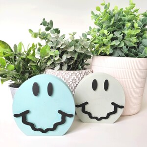 Wavy Smiley Face- Retro - Home Decor - Gift - Statue - Cement ...