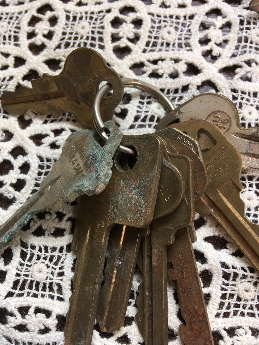 Vintage Key Set: Nine Rusty Steampunk Keys for Crafting - Etsy