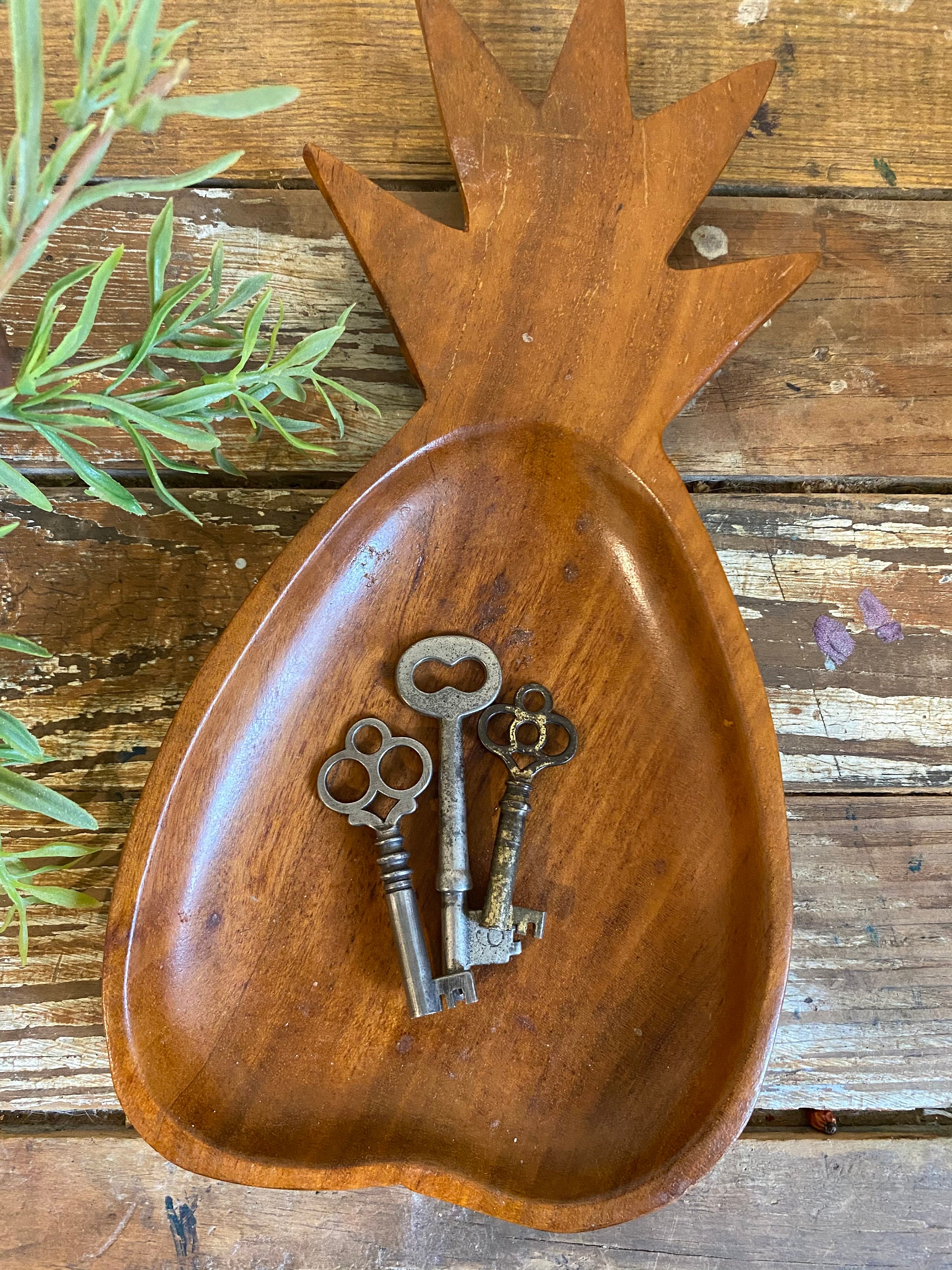 Vintage Wooden Pineapple Tray...Old. Retro. Welcome. Hawaii. | Etsy