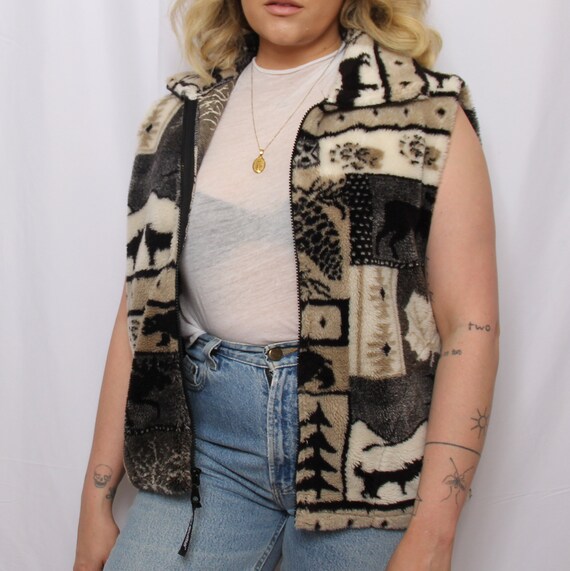 Vintage Plush Howling Wolf Zip-Up Vest - Gem
