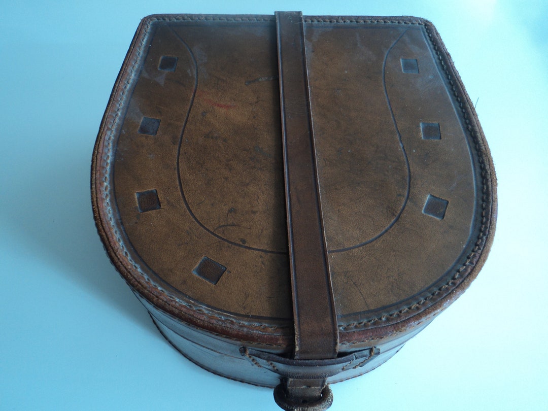Antique Victorian 1900 Leather Collar Box - Etsy Canada