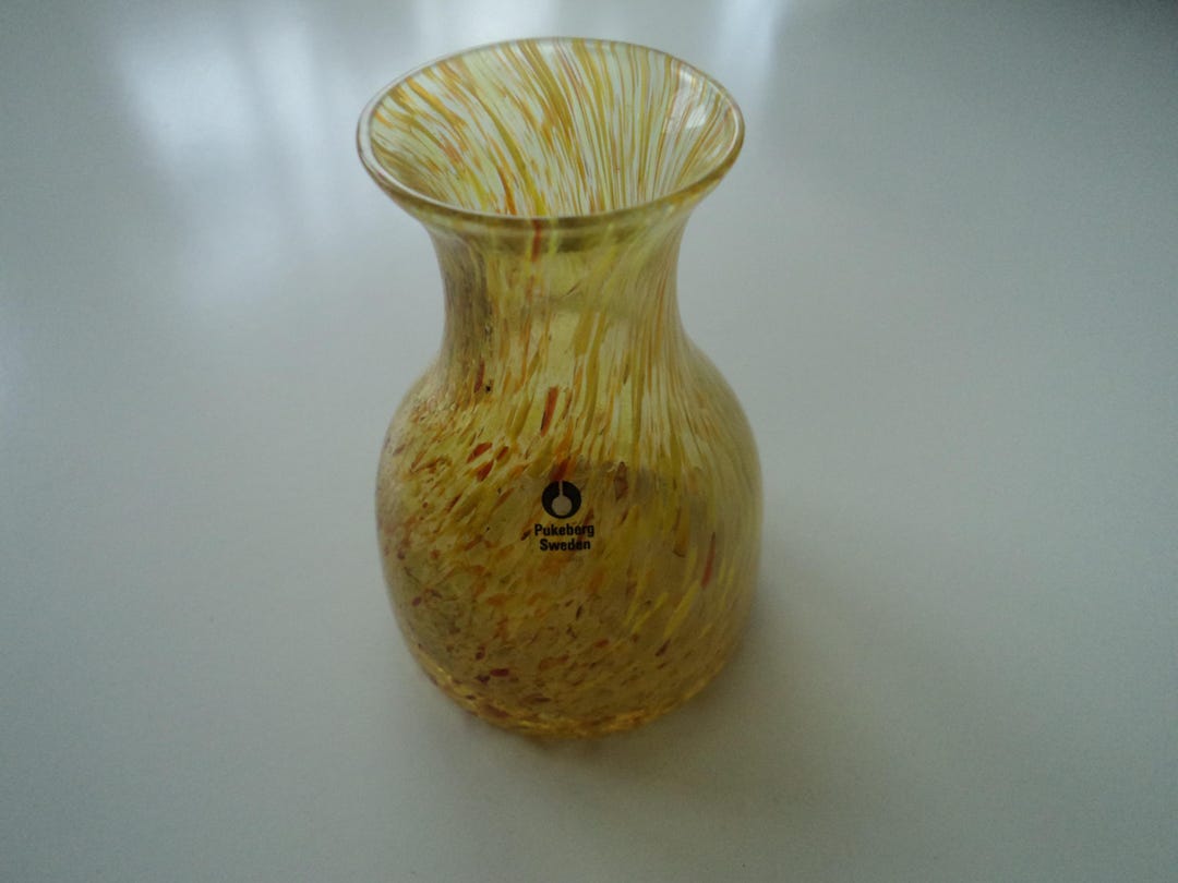 Vintage Pukeberg Swedish Art Glass Vase - Etsy