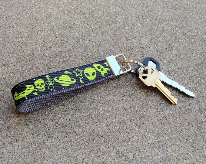 Area 51 Raid Key Fob Wristlet Alien Ribbon Key Chain. Outer Space ...