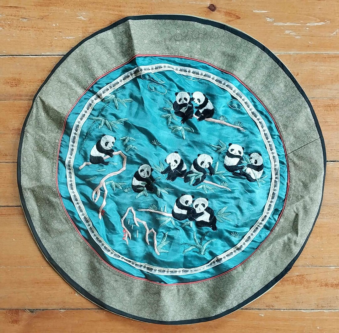Beautiful Vintage Chinese Pandas Embroidered on Silk Doily 17.25 Inches ...